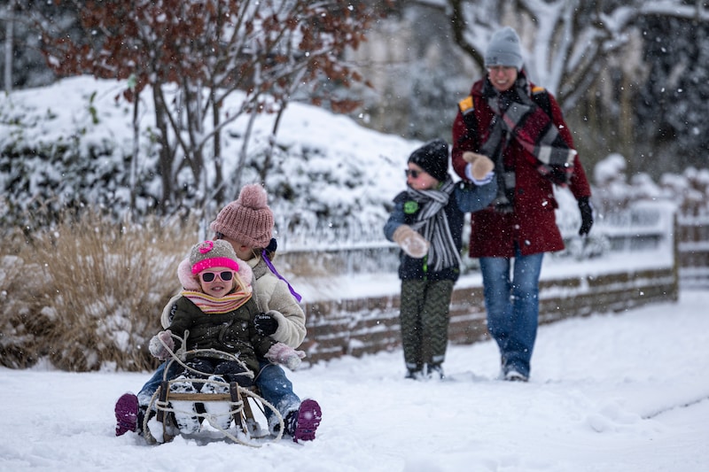 LIVE | Code Oranje tot 20.00 uur, vrijdag weer een pak sneeuw verwacht ...