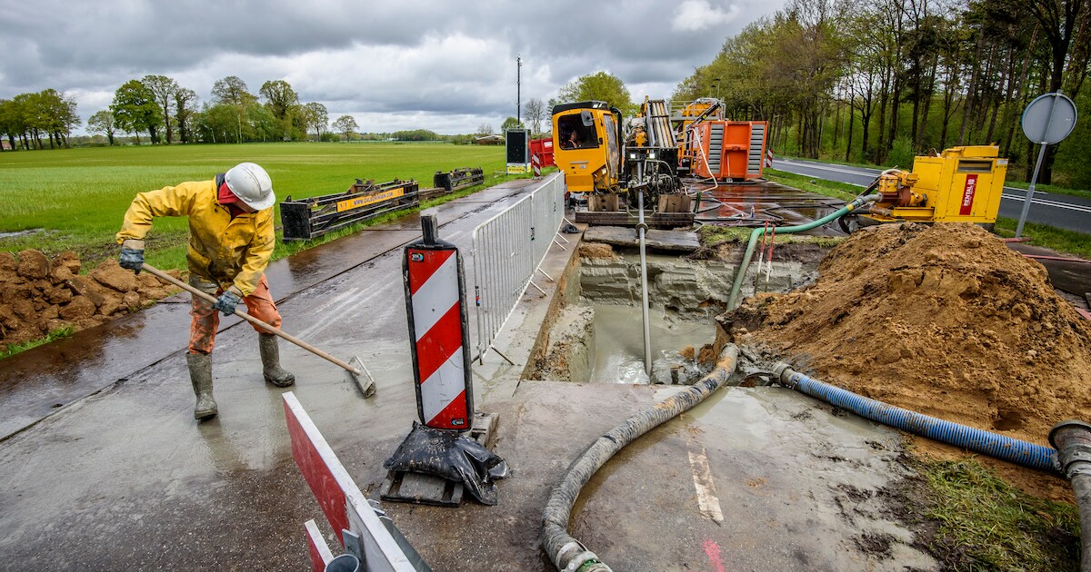 Maandenlang langzaam rijden op N342 van Oldenzaal naar Denekamp, zodat ...