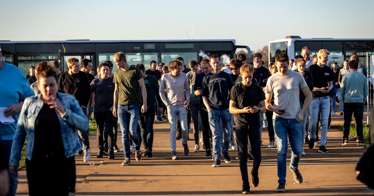 Ooit was het chaos, maar de megadrukte bij Twentse Piraten Party is ...