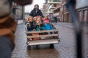 Bij deze kinderopvang werken alléén mannen: ‘Wat mannelijke energie als ...