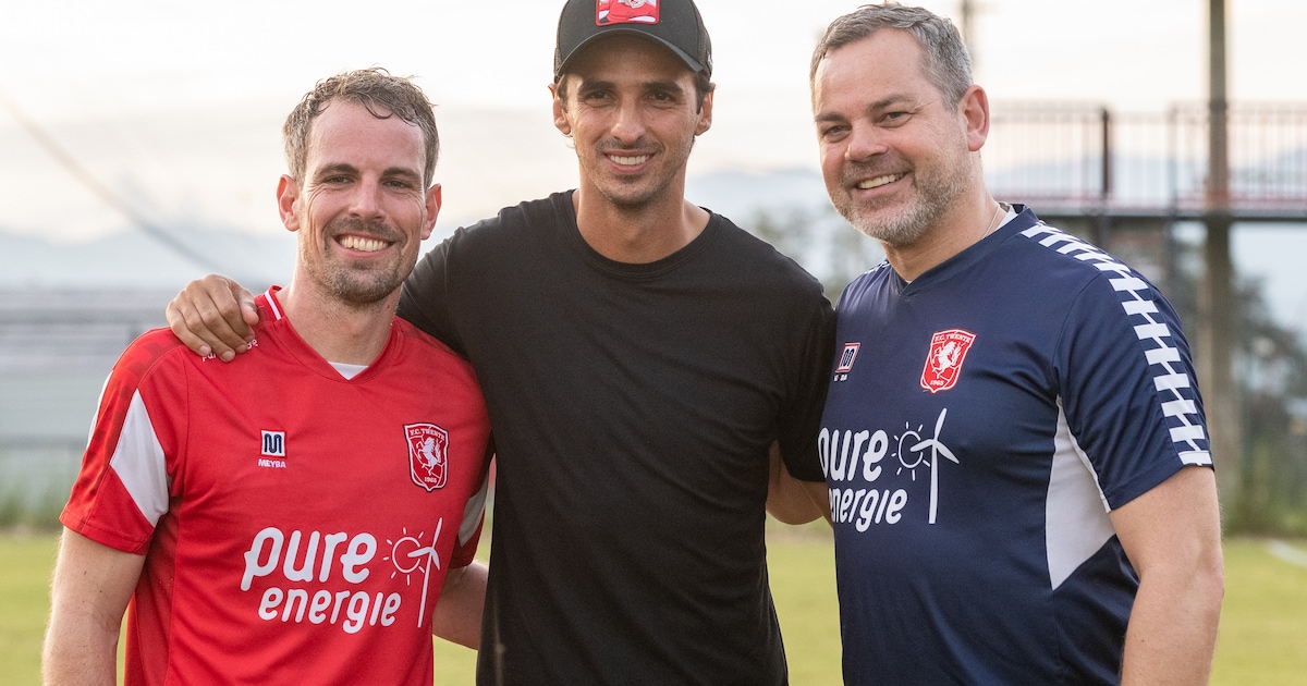 Als Bryan Ruiz het veld opwandelt, hoor je Vak-P in gedachten zingen ...