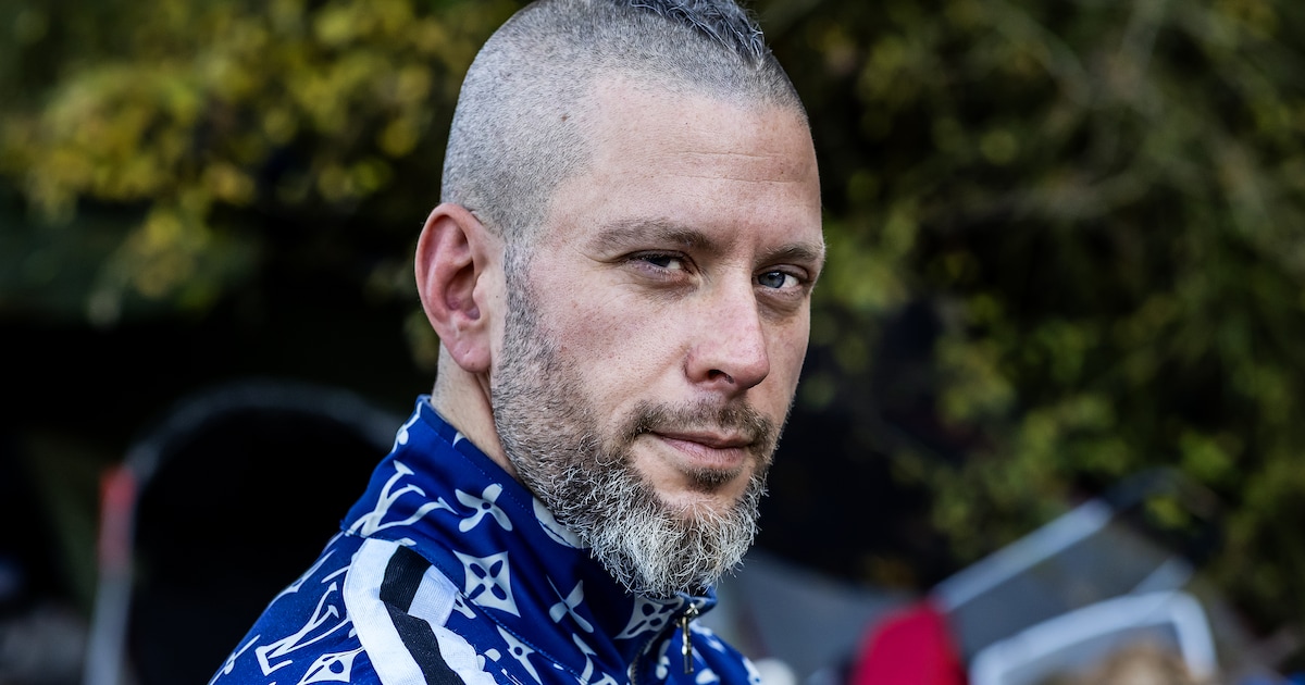 Hij slaapt in een De Waardtent en blancheert zijn spruitjes: dit is ...