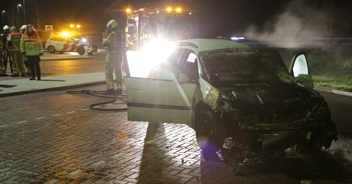 Pech voor Rotterdammer onderweg naar huis: auto brandt uit op ...