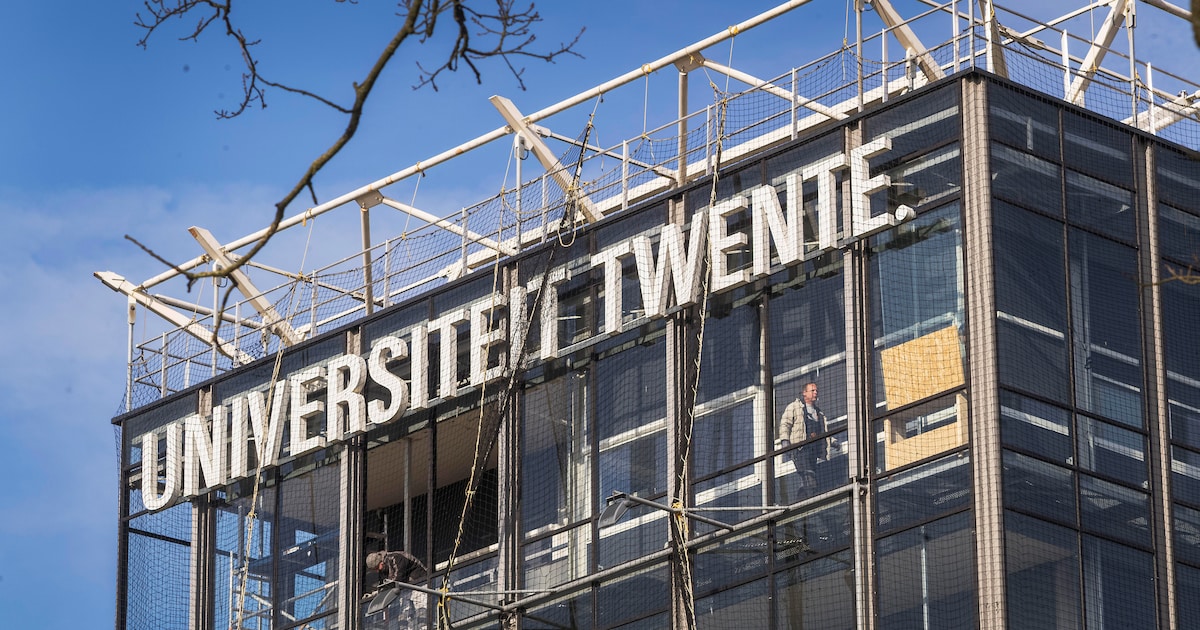 UT zit in zwaar weer, maar viert ook openingsfeestje van nieuw centrum ...