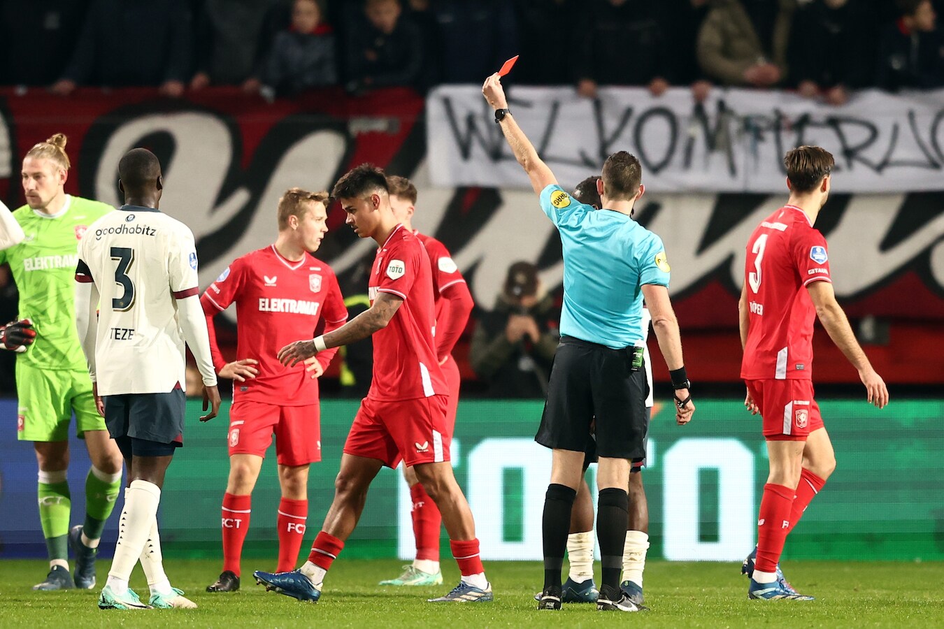 Als Mees Hilgers een amateurvoetballer was geweest, had hij zwaarder ...