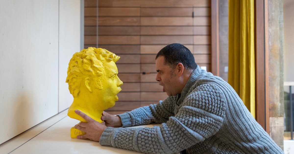 Bastiaan Everink was elitesoldaat, werd befaamd operazanger en is nu ...