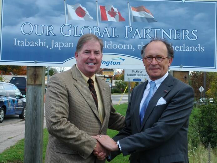 Dit is waarom Apeldoorn bevriend is met een stad uit Canada (en dit ...