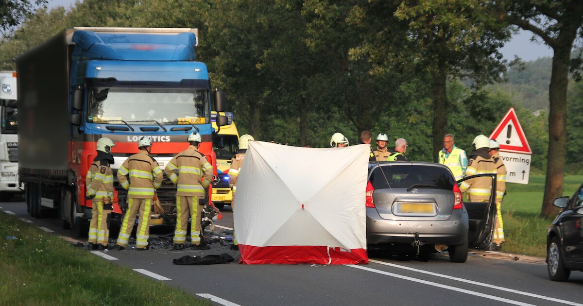 Almeloër (58) overlijdt na frontale botsing op vrachtauto bij Mariënheem: N35 inmiddels weer ...
