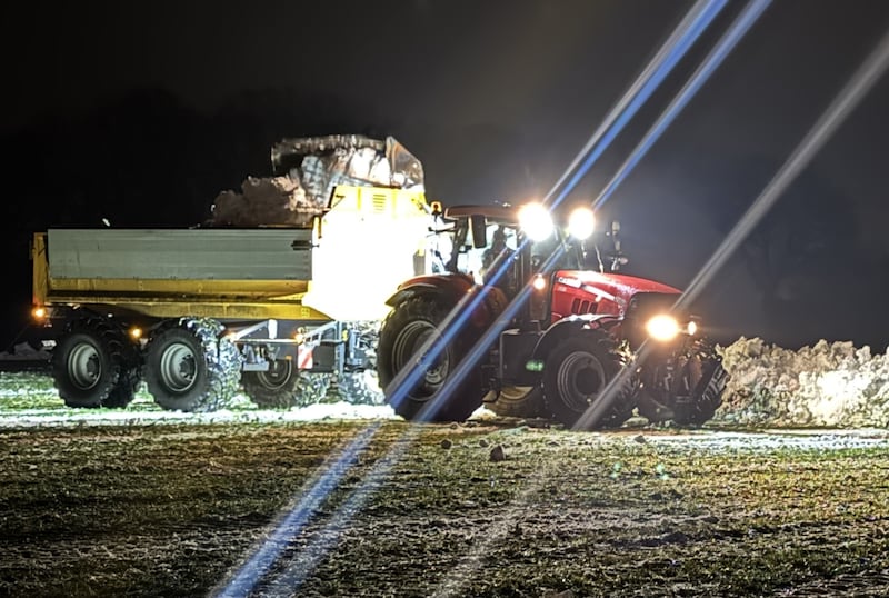 LIVE | Espelo bouwt door aan grootste sneeuwpop & vanmiddag en vanavond ...