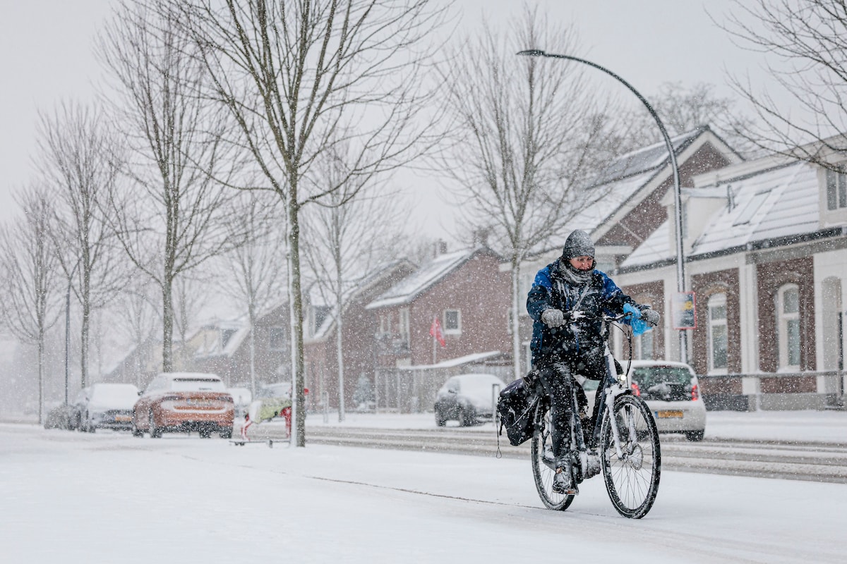 LIVE | Code Oranje tot 20.00 uur, vrijdag weer een pak sneeuw verwacht ...