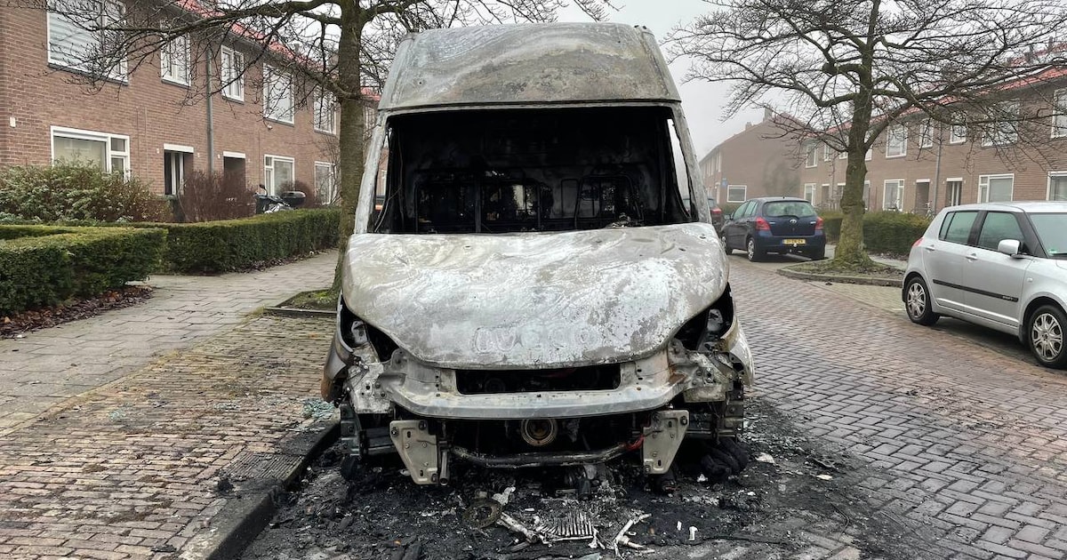 Drie mysterieuze branden van witte bestelbussen binnen week in Almelo ...