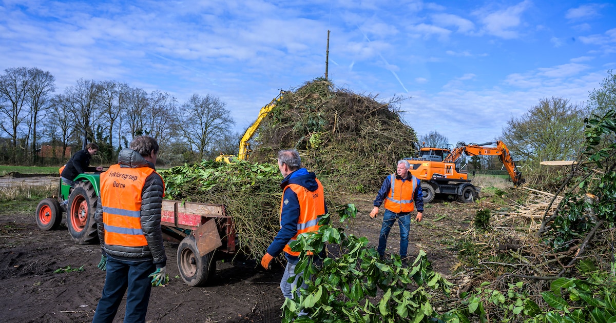 Bouwen aan een mooie bult: Borne staat weer in vuur en vlam met Pasen ...
