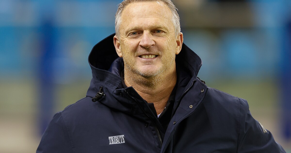 Het is rond: John van den Brom tekent bij FC Twente, nieuwe trainer ...