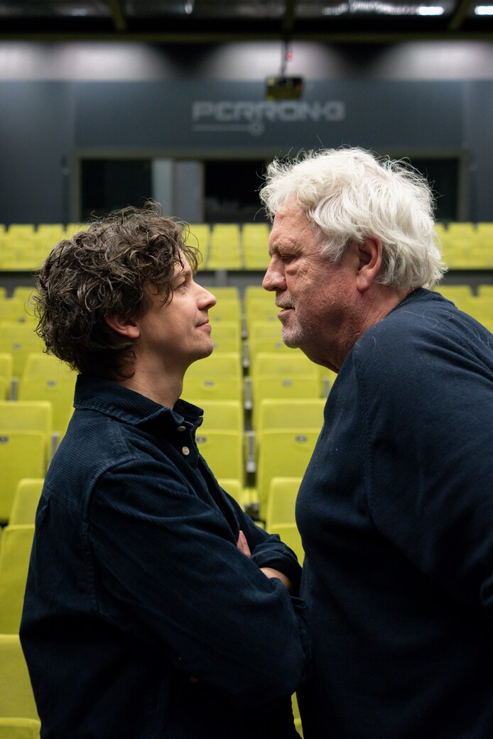 Ernst Daniël Smid geeft in theater ziekte van Parkinson gezicht: ‘Ik ...