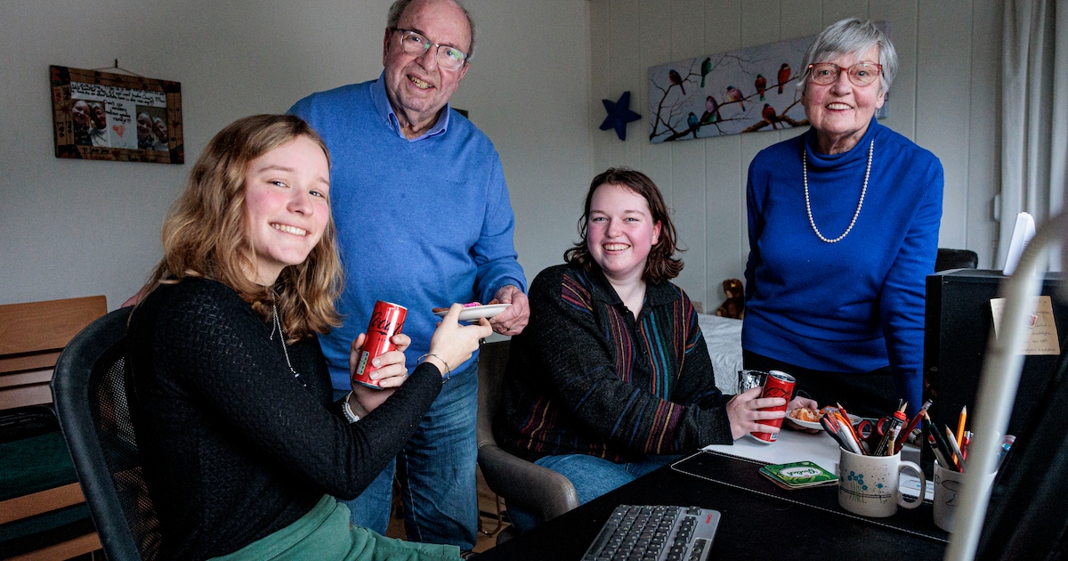 Bij opa en oma Oostingh vinden Elin en Margot de rust om te schrijven ...