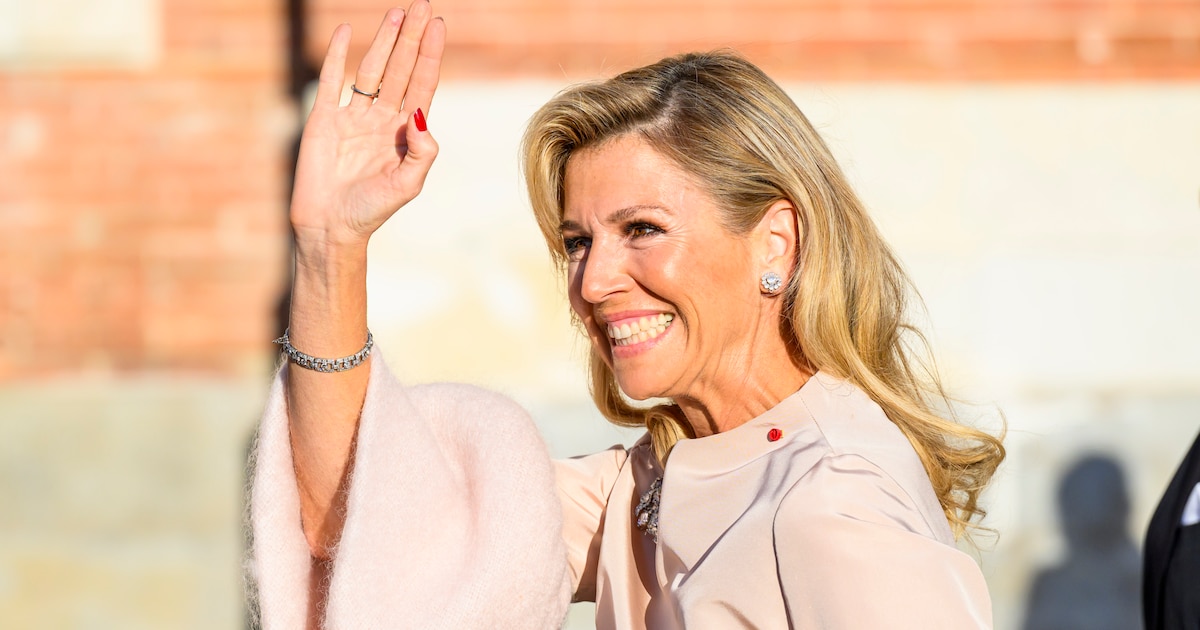 Bij anderen oogt dit stijf en tuttig, maar natúúrlijk weet Máxima dat ...