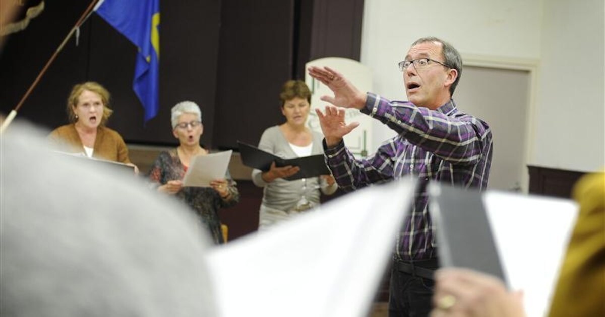 Frank Deiman brengt humor bij Oldenzaals kamerkoor | Oldenzaal ...