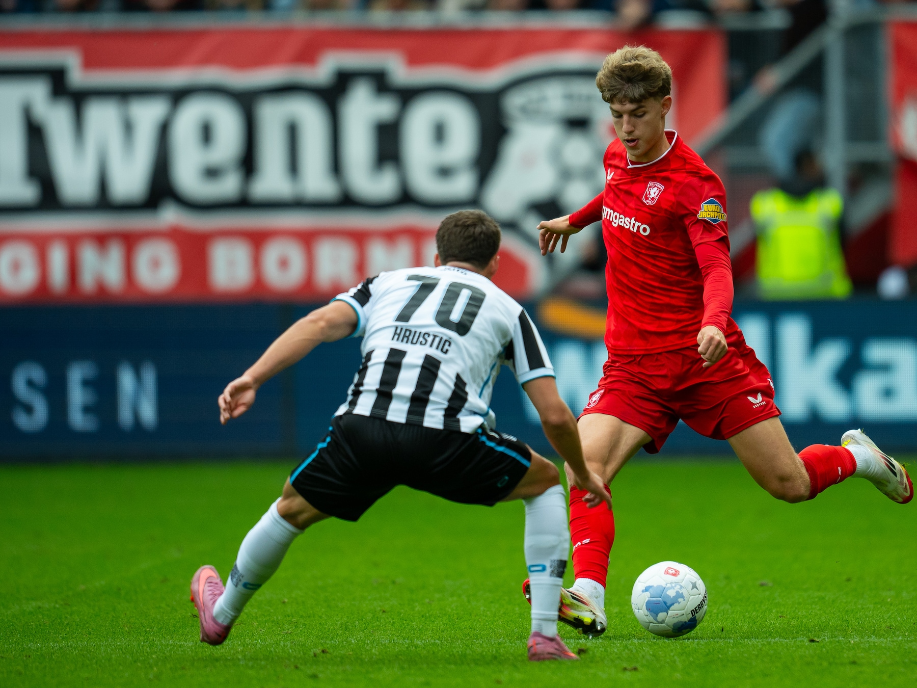Teruglezen | Heerlijk begin voor Van den Brom bij FC Twente: ‘Soms ...