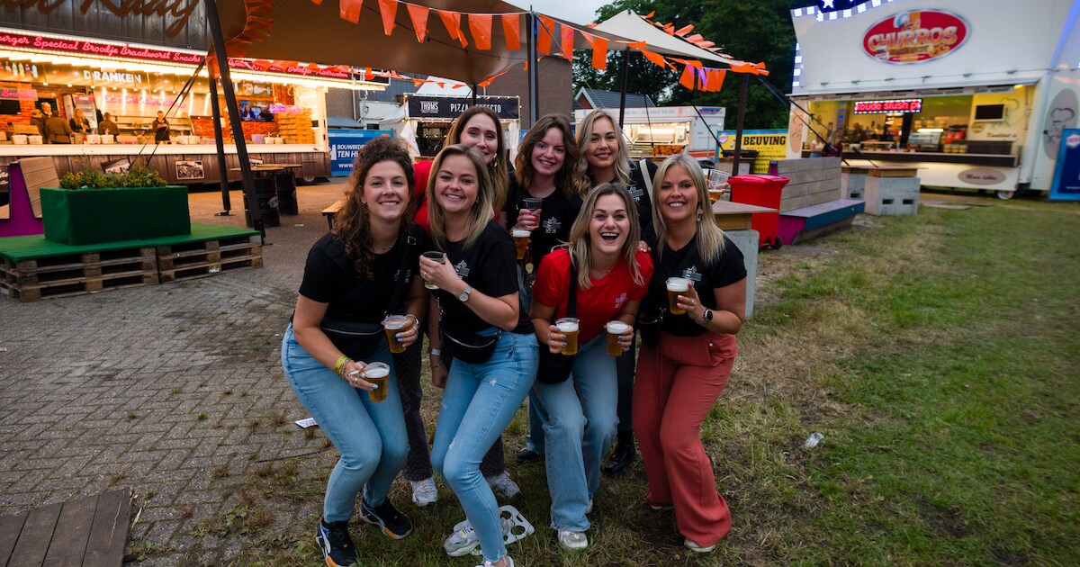 Grootste Kantinefeest met Frans Bauer tovert Hengevelde om tot één ...