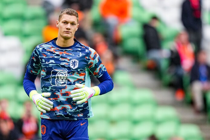 Voormalig Ajax-doelman Kjell Scherpen verlaat Brighton voor Belgische ...