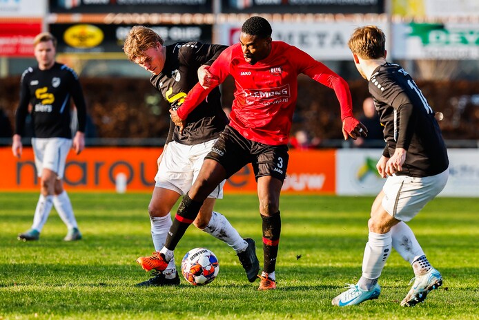 Uitslagen, doelpuntenmakers én wedstrijdverslagen amateurvoetbal ...