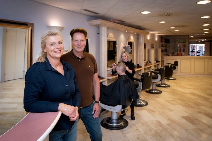 Mengers knipt door in Nijverdal: faillissement vernietigd | Hellendoorn ...