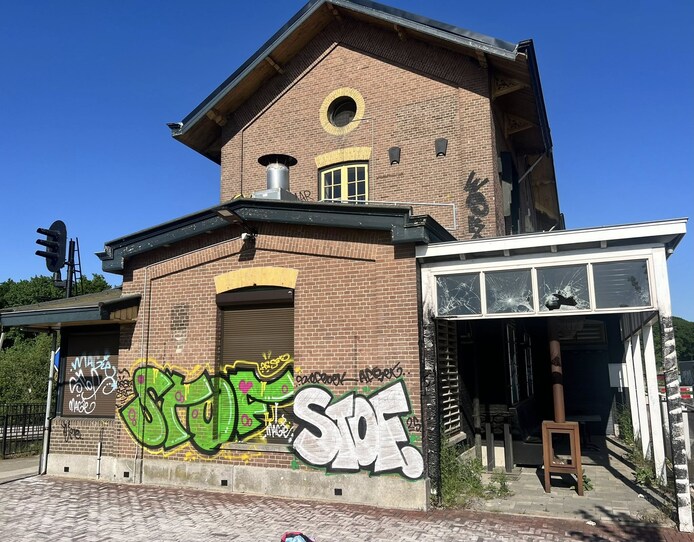 Pim vond zijn auto total loss terug bij station Lochem: ‘Niet langer ...