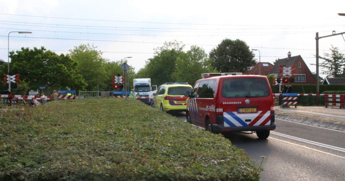 Man overleden na aanrijding met trein in Borne | Borne | Tubantia.nl