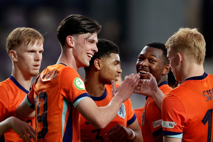 Jeugdvrienden van FC Twente pakken Europese titel: ‘Dat kan mijn vader niet zeggen’ | FC Twente ...