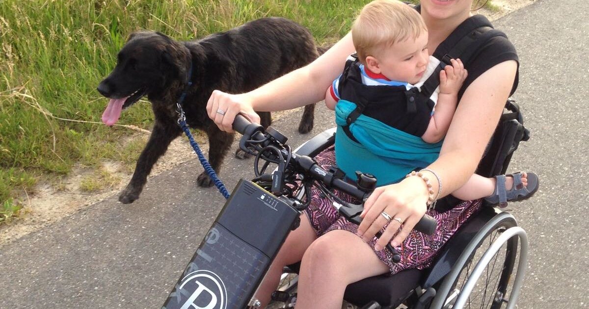 Rolstoelafhankelijke Kim (32) uit Borne bestolen van handbike | Borne ...