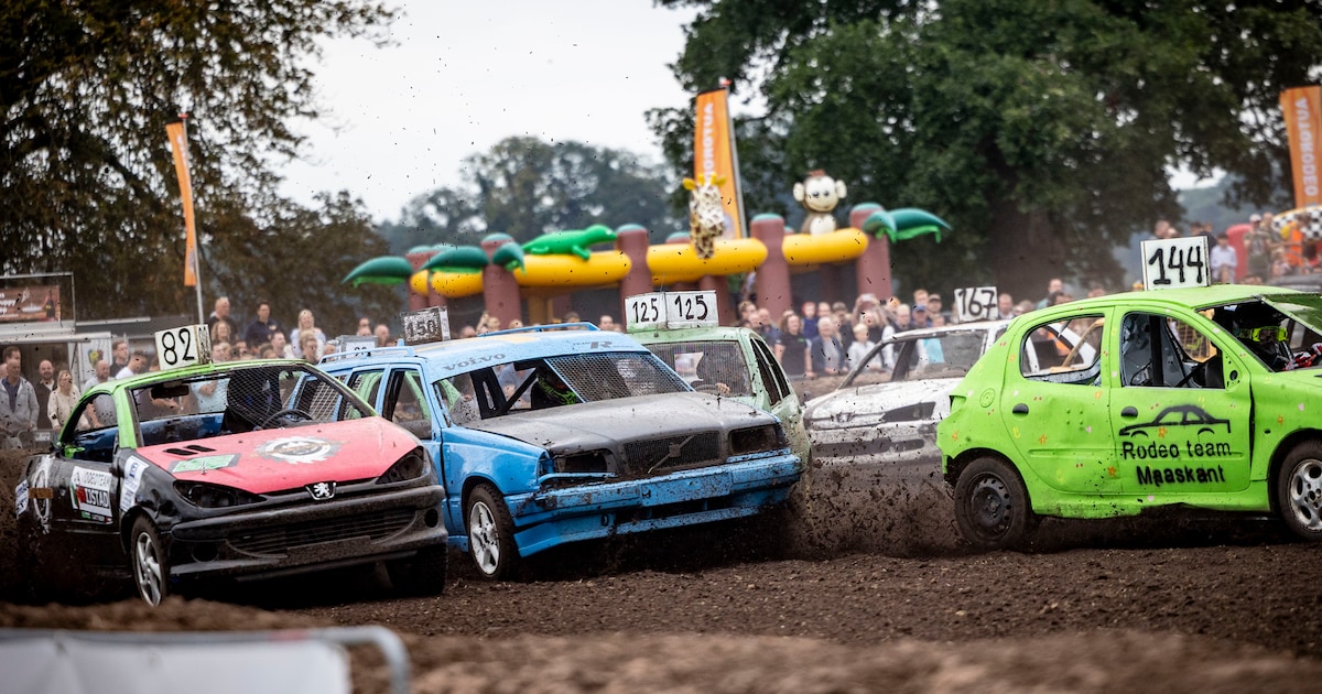 Autorodeo in Denekamp: Alleen de bierkar loopt geen averij op ...
