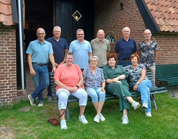 Vrijgezellenfeest ‘American style’ voor Joost uit Aalten en survivallen in Harreveld ...