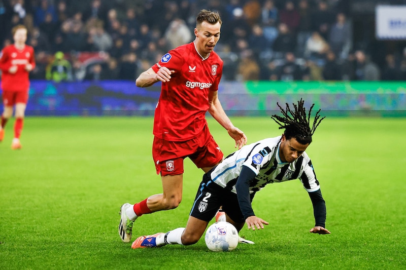 Hoe houdt Arno Verschueren zijn rol vol bij FC Twente? ‘Geen compliment ...