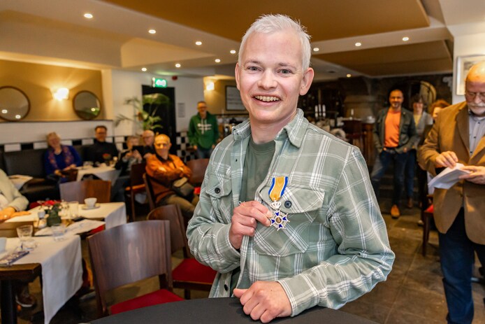 Jasper Smit uit Almelo geridderd vanwege werk voor GIST contactgroep | Almelo | tubantia.nl