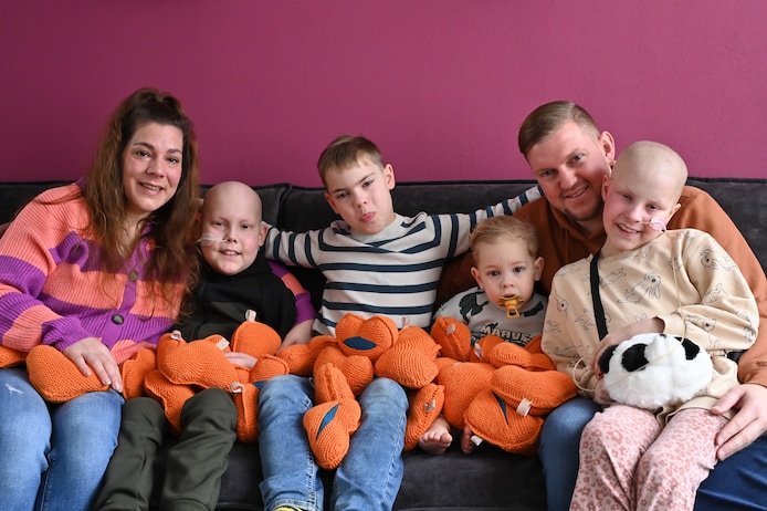 Als twee kinderen in je gezin kanker hebben: ‘Het twinkeltje in haar ogen was verdwenen ...