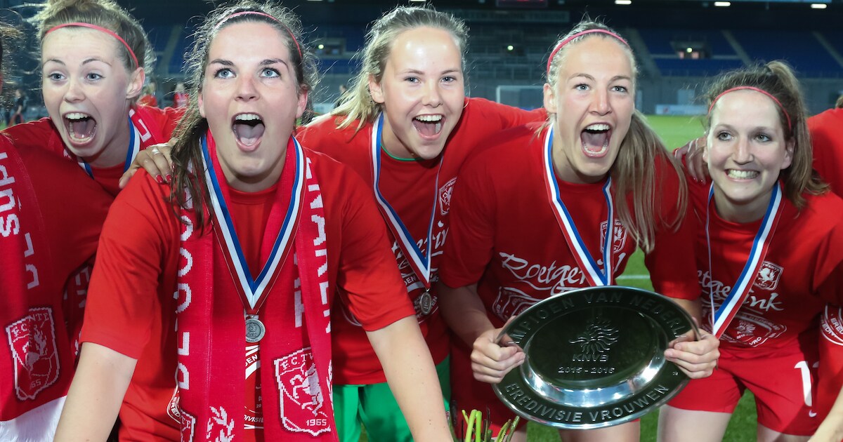 Siri Worm voetbalde jarenlang voor FC Twente en nu stopt ze ermee ...