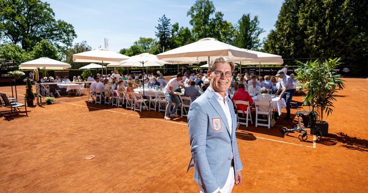 Koen Groenewold is vergroeid met 100-jarig Ready: ‘Niet vanuit ivoren ...