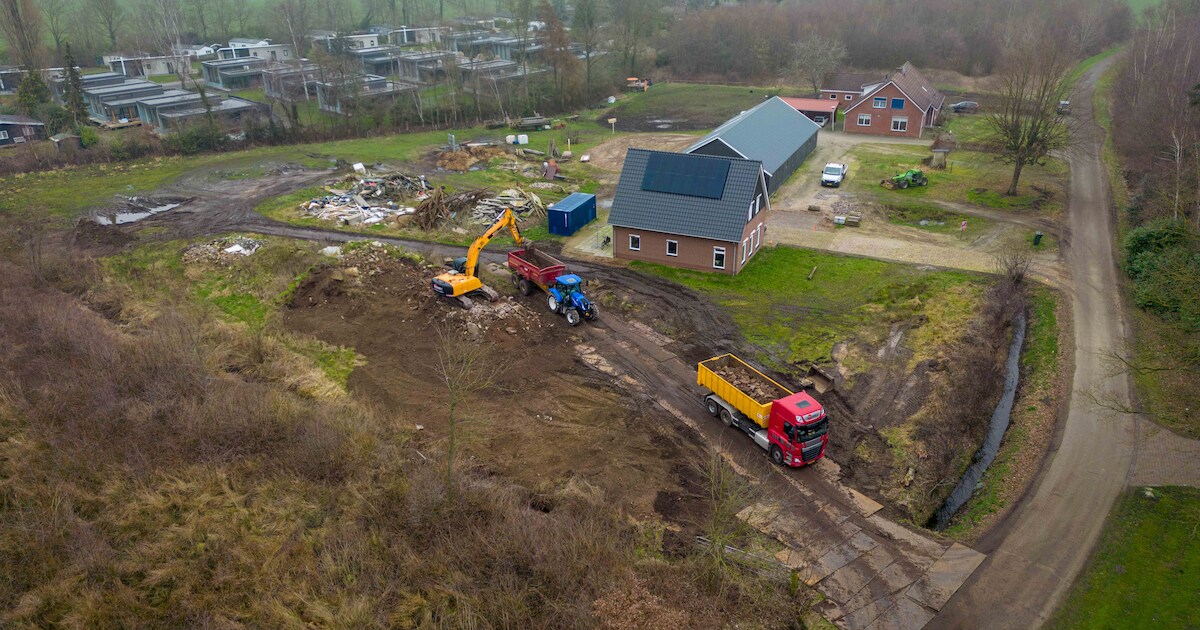 Opruimen van bergen puin in Enter eindelijk begonnen, maar dwangsom ...