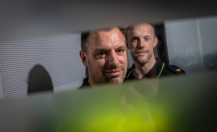 Politie stuurt in Oost-Nederland leger experts naar het front om opmars ...