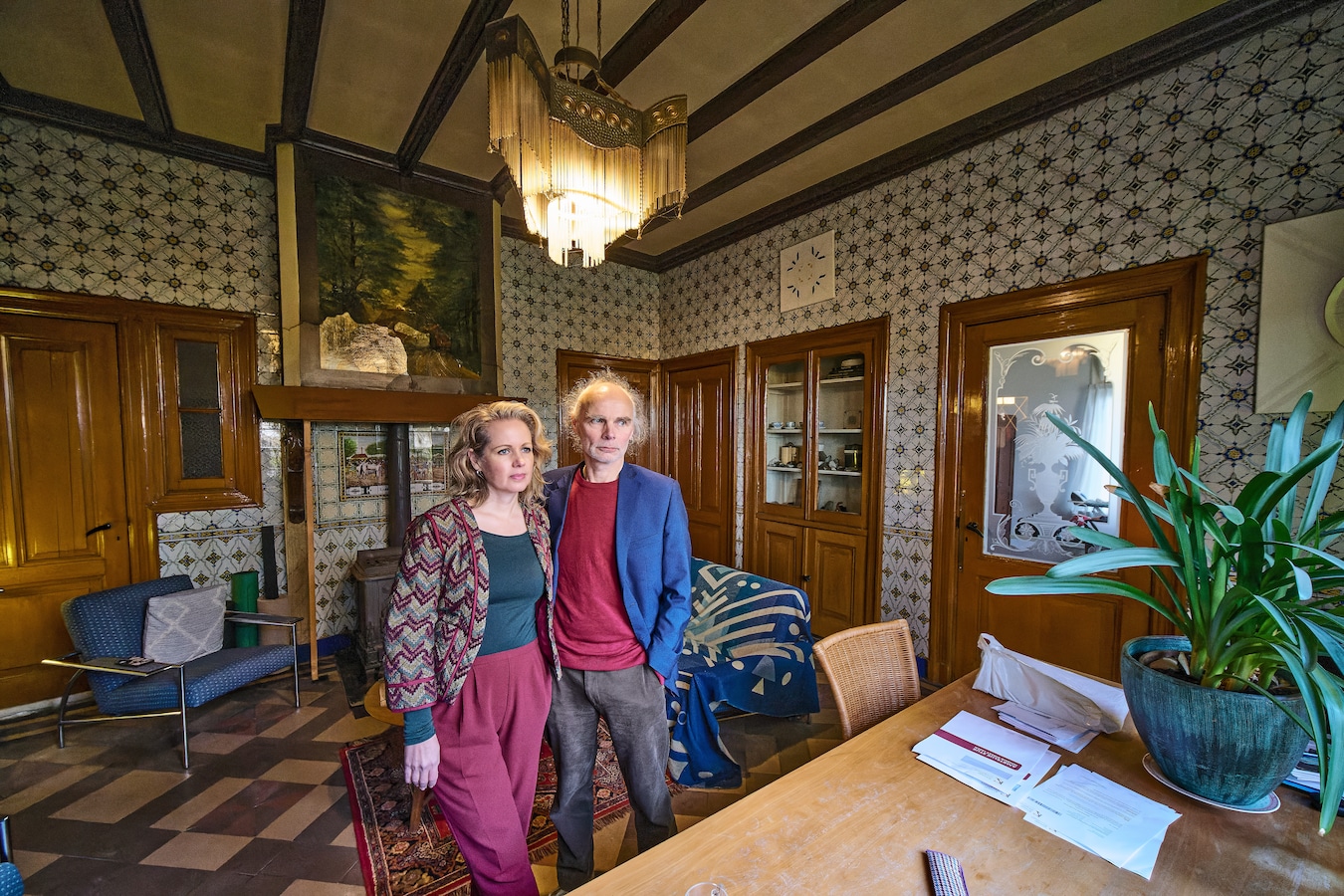 Dreiging van dwangsom na jarenlange zorg: kunstenaar kan niet weg uit ...