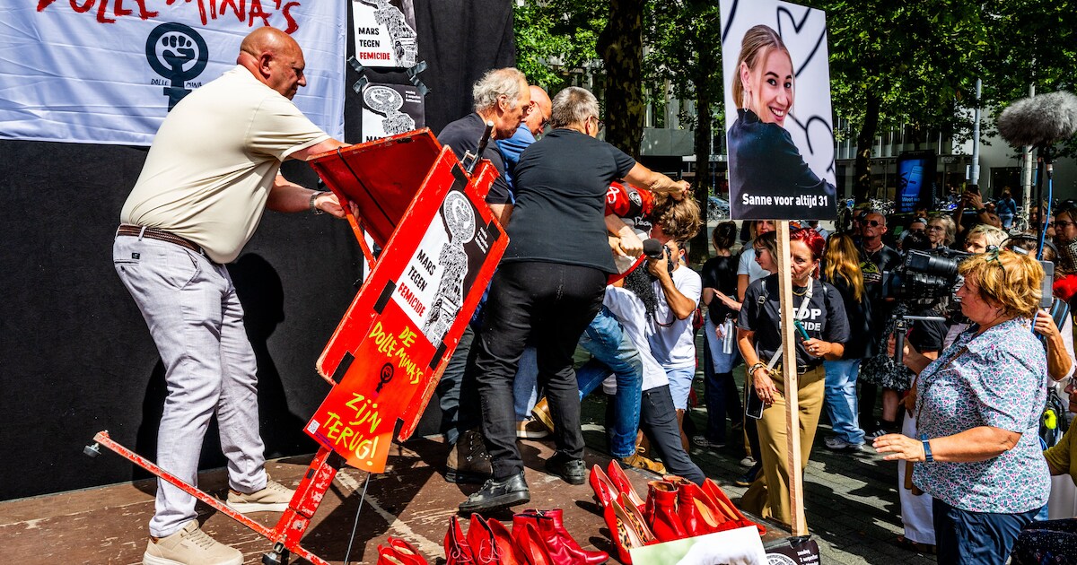 Man pakt microfoon af van vader van vermoorde Sanne bij femicide-mars ...