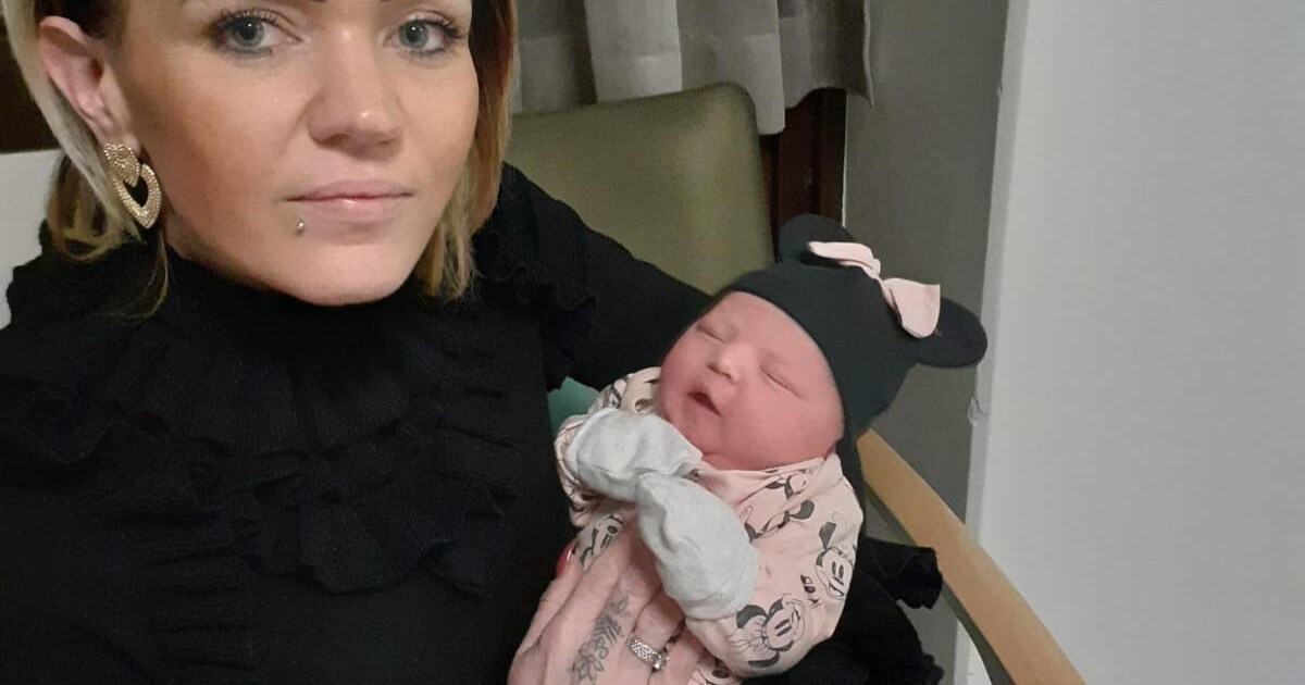 Baby Zara-Lizzy uit Almelo vecht voor haar leven in Duits ziekenhuis ...