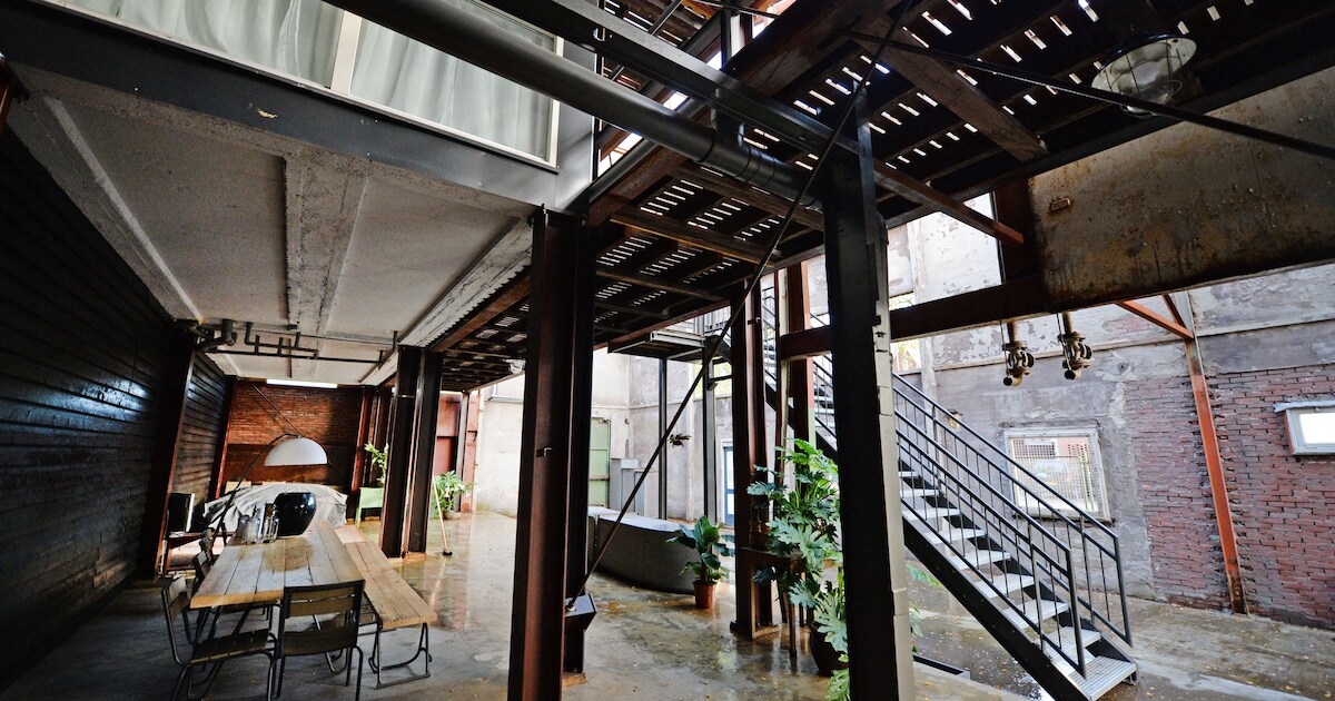 Oldtimers en B&B gaan prima samen in Gebouw 16 in Hengelo | Hengelo ...