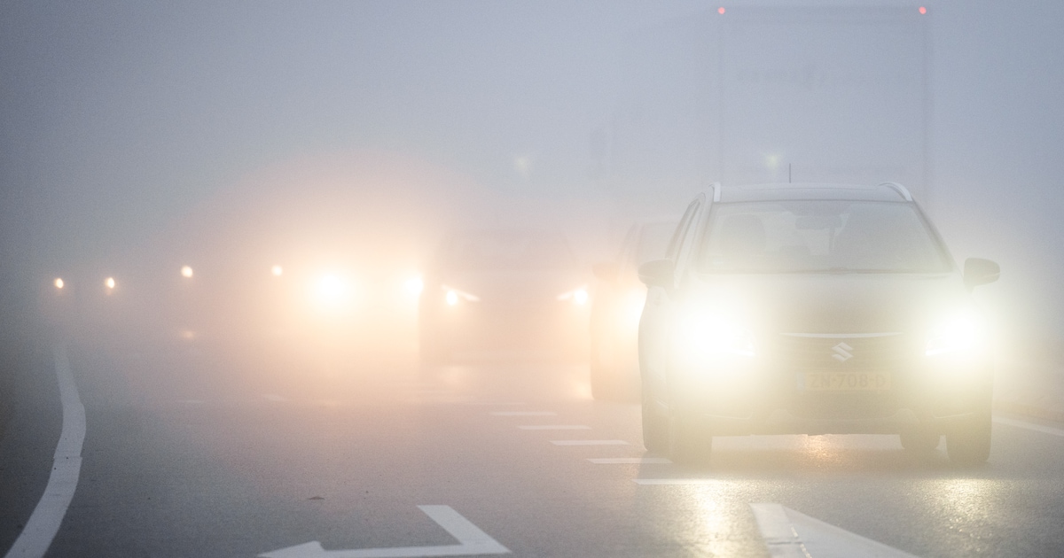 KNMI waarschuwde zondagochtend vroeg voor dichte mist in midden en ...