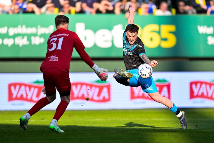 Zware bevalling en slapeloze nachten: hoe Heracles-spits Hornkamp toch ...