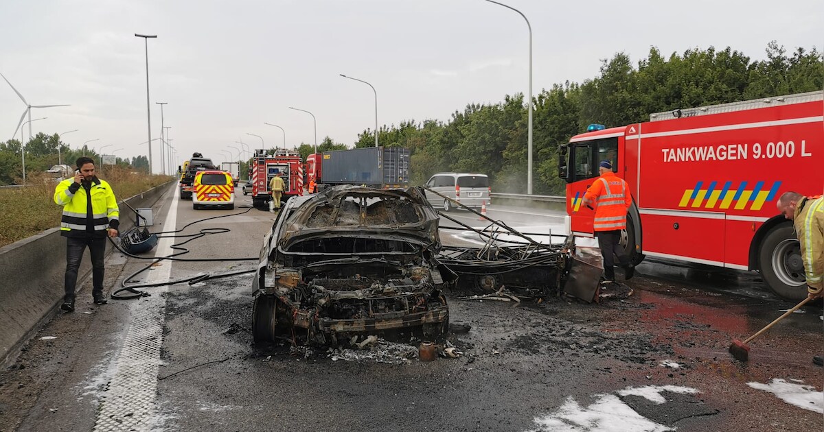 ‘Een enorme klap’: auto en caravan van Nederlands gezin gaan in België ...