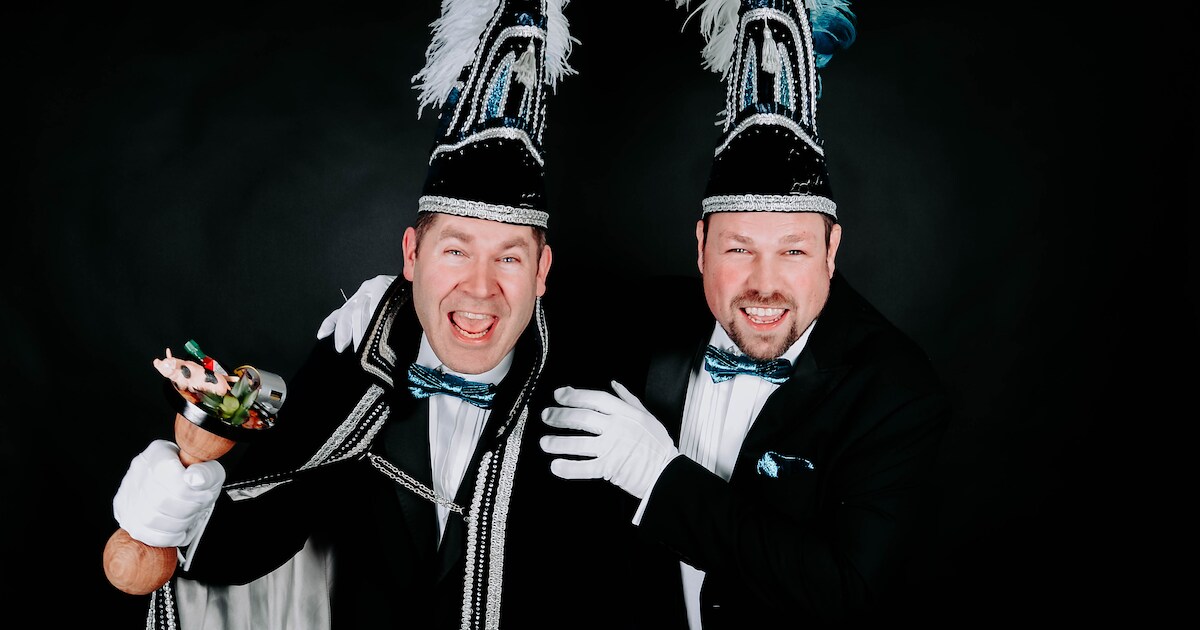 Ridder Bryan en adjudant Niek zwaaien de scepter bij Keistenen in Agelo ...