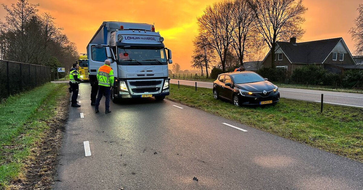 Aanrijding tussen personenauto en vrachtwagen op N35, een persoon gewond geraakt | Tubbergen ...