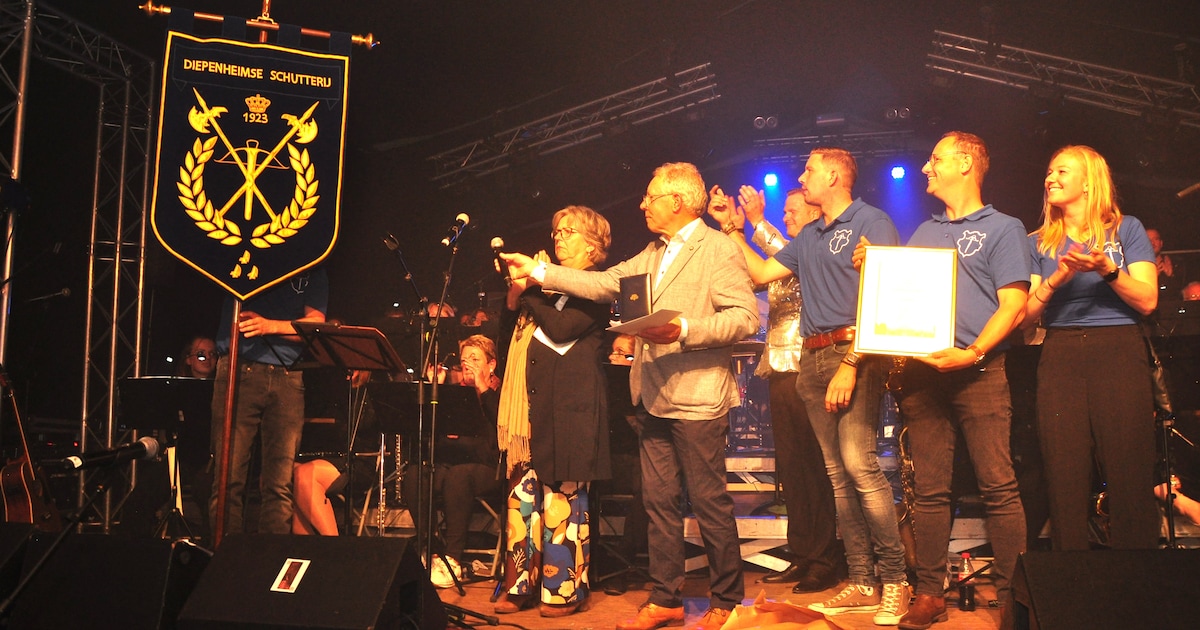 100-jarige Schutterij Diepenheim is nu ‘koninklijk’ | Regio | Tubantia.nl