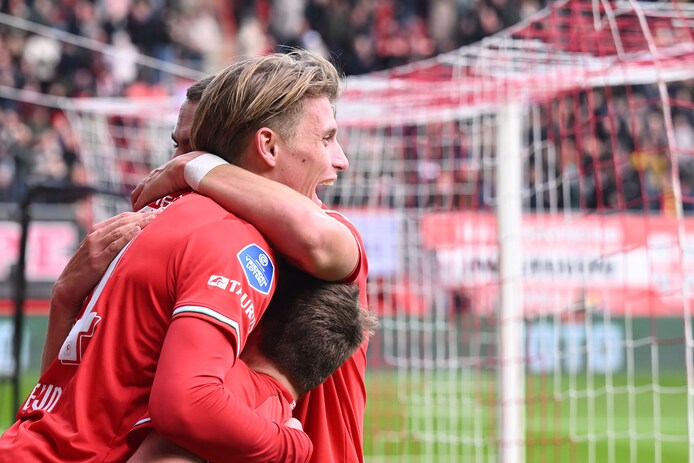 FC Twente begint het jaar goed en wint dik van Willem II: 6-2 | FC Twente | tubantia.nl